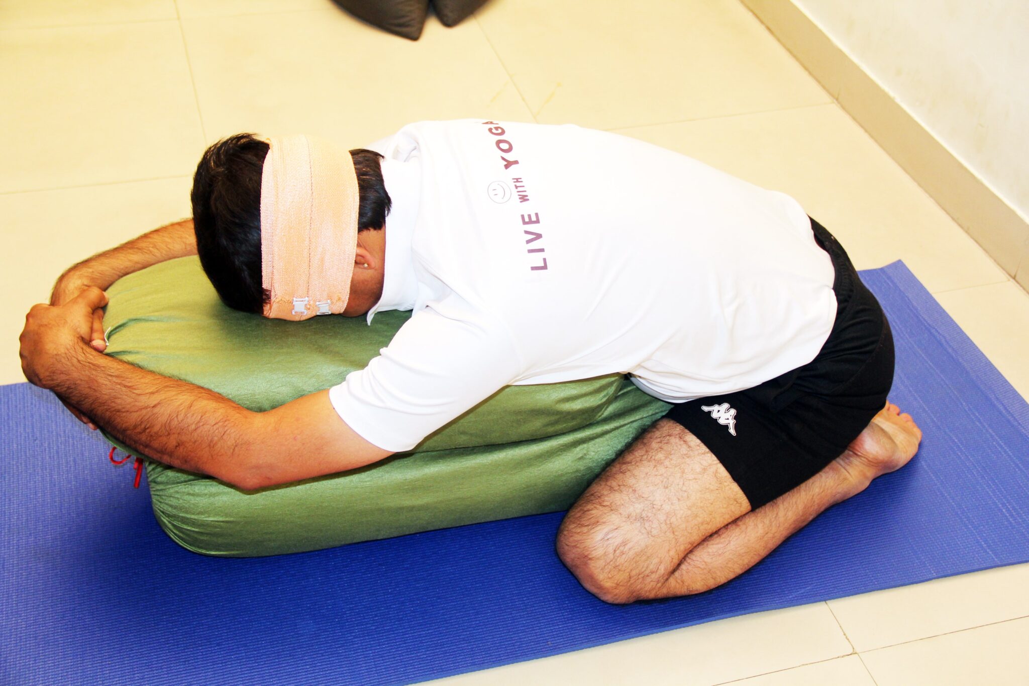 10 Relaxing Yoga Poses For Stretches of The Shoulders